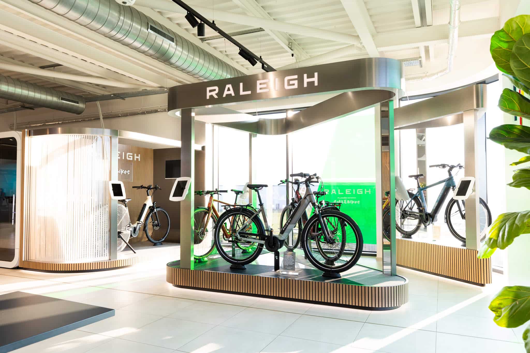 Raleigh Bikes x Gridserve design concept by Mynt.